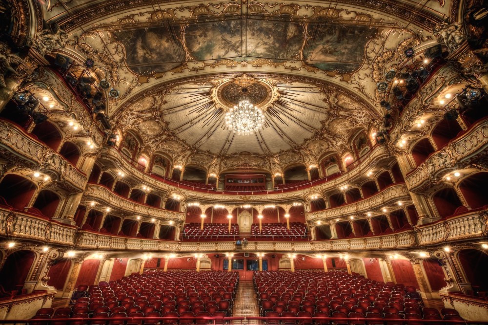 OPERNHAUS | L'opera oggi